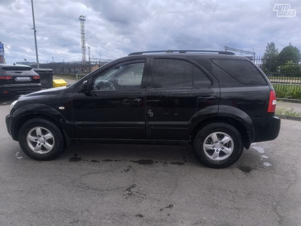 Kia Sorento 2009 in Siauliai, with an engine capacity of 2.50 L and mileage of 300 thousand km for 2550 €, photo 5 on AUTOMOTO.COM.LV