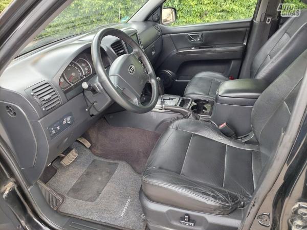 Kia Sorento 2009 in Kretinga, with an engine capacity of 2.50 L and mileage of 189 thousand km for 3590 €, photo 7 on AUTOMOTO.COM.LV