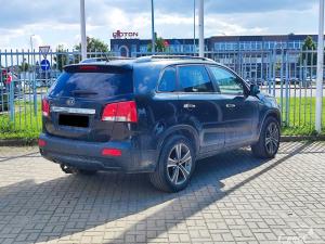 Kia Sorento 2010 in Klaipeda, with an engine capacity of 2.20 L and mileage of 287 thousand km for 5000 €, photo 3 on AUTOMOTO.COM.LV