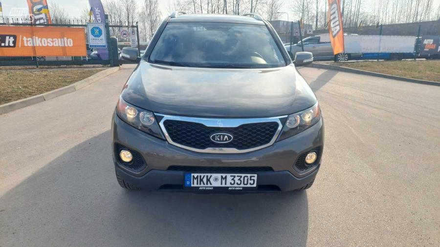 Kia Sorento 2011 in Kaunas, with an engine capacity of 2.20 L and mileage of 225 thousand km for 5550 €, photo 4 on AUTOMOTO.COM.LV