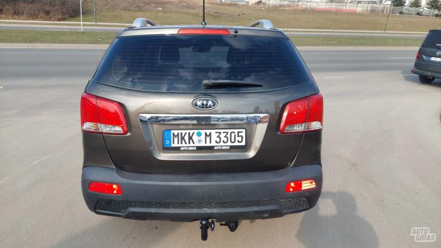 Kia Sorento 2011 in Kaunas, with an engine capacity of 2.20 L and mileage of 225 thousand km for 5550 €, photo 6 on AUTOMOTO.COM.LV