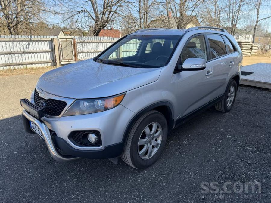 Kia Sorento 2011 Rīga, ar dzinēja tilpumu 2.20 L un nobraukumu 441 tūkst. km par 2950 €, foto 4 vietnē AUTOMOTO.COM.LV