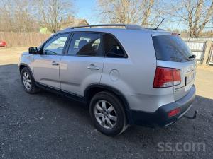 Kia Sorento 2011 Rīga, ar dzinēja tilpumu 2.20 L un nobraukumu 441 tūkst. km par 2950 €, foto 5 vietnē AUTOMOTO.COM.LV