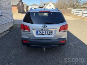 Kia Sorento 2011 Rīga, ar dzinēja tilpumu 2.20 L un nobraukumu 441 tūkst. km par 2950 €, foto 6 vietnē AUTOMOTO.COM.LV