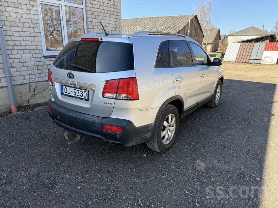 Kia Sorento 2011 Rīga, ar dzinēja tilpumu 2.20 L un nobraukumu 441 tūkst. km par 2950 €, foto 7 vietnē AUTOMOTO.COM.LV