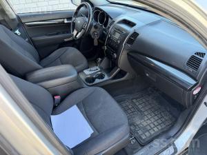Kia Sorento 2011 Rīga, ar dzinēja tilpumu 2.20 L un nobraukumu 441 tūkst. km par 2950 €, foto 8 vietnē AUTOMOTO.COM.LV
