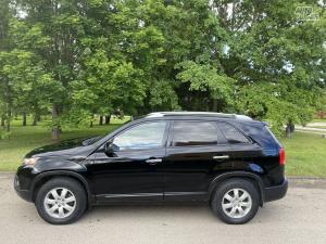 Kia Sorento 2011 in Kelme, with an engine capacity of 2.20 L and mileage of 252 thousand km for 4600 €, photo 8 on AUTOMOTO.COM.LV