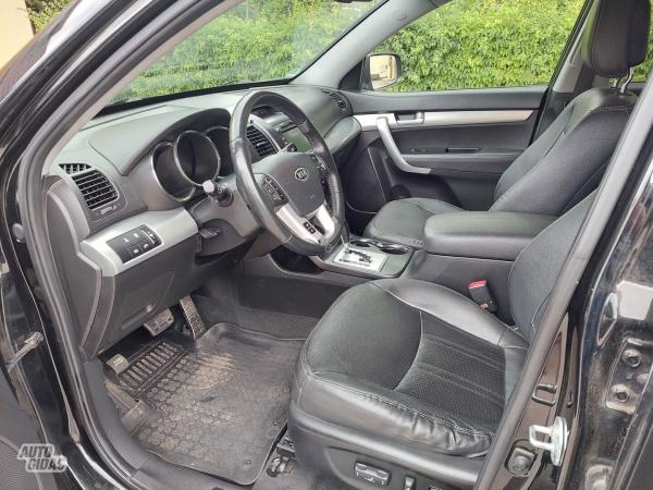 Kia Sorento 2012 in Kretinga, with an engine capacity of 2.20 L and mileage of 228 thousand km for 6790 €, photo 10 on AUTOMOTO.COM.LV