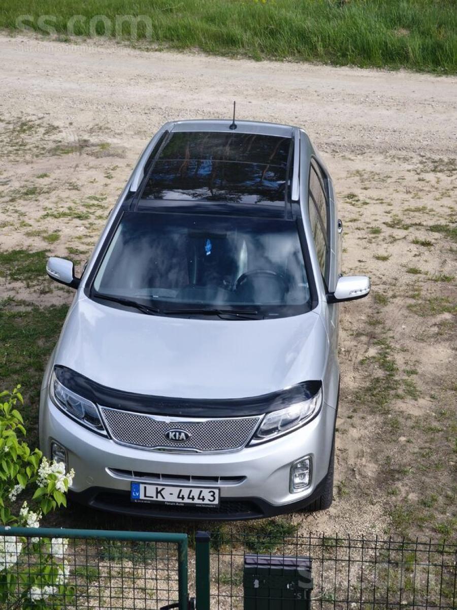 Kia Sorento 2013 in Riga, with an engine capacity of 2.20 L and mileage of 267 thousand km for 7500 €, photo 6 on AUTOMOTO.COM.LV