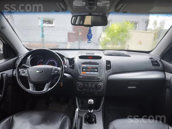 Kia Sorento 2013 in Riga, with an engine capacity of 2.20 L and mileage of 267 thousand km for 7500 €, photo 7 on AUTOMOTO.COM.LV