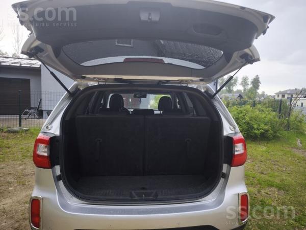 Kia Sorento 2013 in Riga, with an engine capacity of 2.20 L and mileage of 267 thousand km for 7500 €, photo 8 on AUTOMOTO.COM.LV