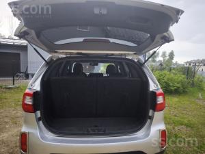 Kia Sorento 2013 in Riga, with an engine capacity of 2.20 L and mileage of 267 thousand km for 7500 €, photo 9 on AUTOMOTO.COM.LV