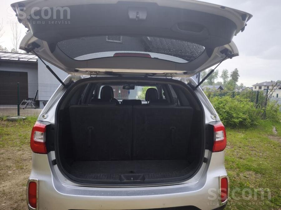 Kia Sorento 2013 in Riga, with an engine capacity of 2.20 L and mileage of 267 thousand km for 7500 €, photo 9 on AUTOMOTO.COM.LV
