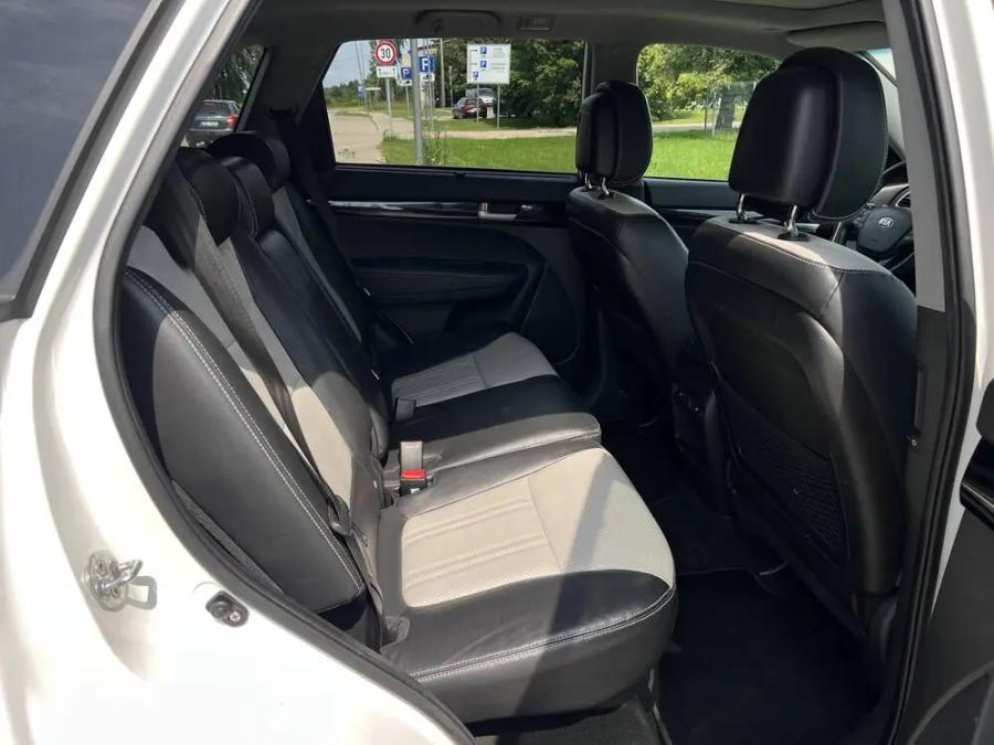 Kia Sorento 2014 Rīga, ar dzinēja tilpumu 2.20 L un nobraukumu 213 tūkst. km par 13350 €, foto 12 vietnē AUTOMOTO.COM.LV
