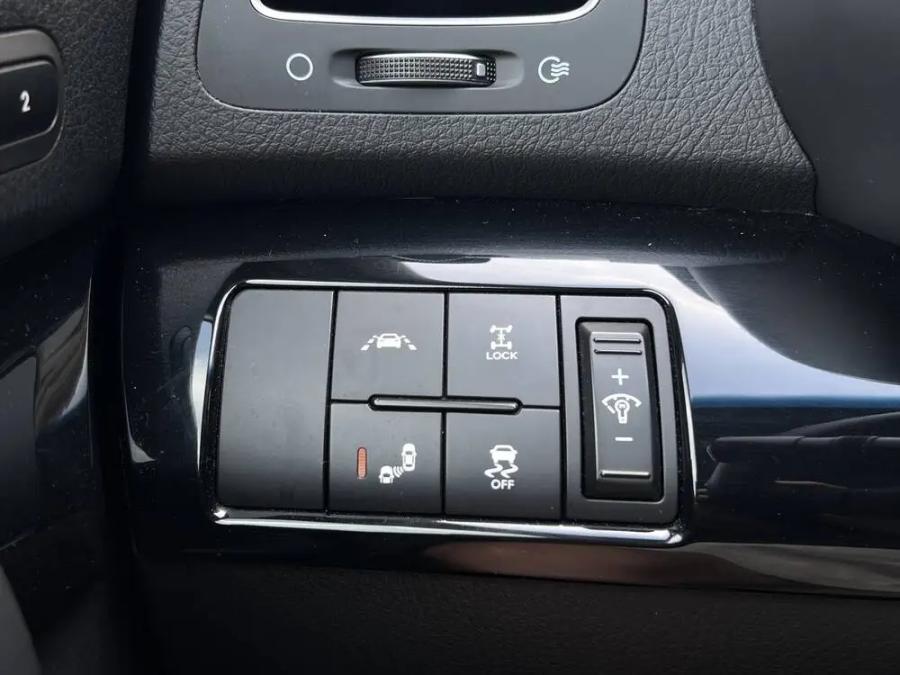 Kia Sorento 2014 Rīga, ar dzinēja tilpumu 2.20 L un nobraukumu 213 tūkst. km par 13350 €, foto 27 vietnē AUTOMOTO.COM.LV