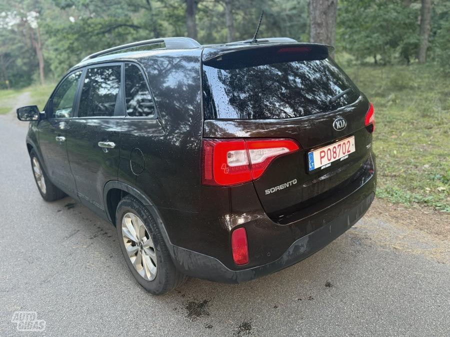 Kia Sorento 2014 in Kaunas, with an engine capacity of 2.00 L and mileage of 253 thousand km for 5950 €, photo 6 on AUTOMOTO.COM.LV