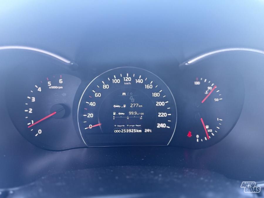 Kia Sorento 2014 in Kaunas, with an engine capacity of 2.00 L and mileage of 253 thousand km for 5950 €, photo 12 on AUTOMOTO.COM.LV