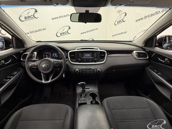 Kia Sorento 2017 in Vilnius, with an engine capacity of 3.34 L and mileage of 223 thousand km for 8900 €, photo 3 on AUTOMOTO.COM.LV