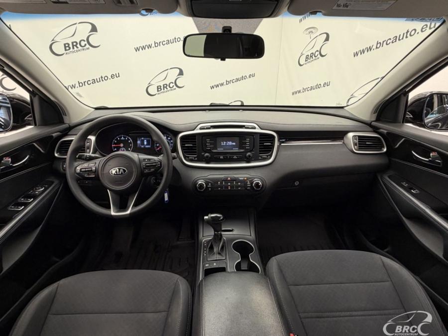 Kia Sorento 2017 in Vilnius, with an engine capacity of 3.34 L and mileage of 223 thousand km for 8900 €, photo 4 on AUTOMOTO.COM.LV