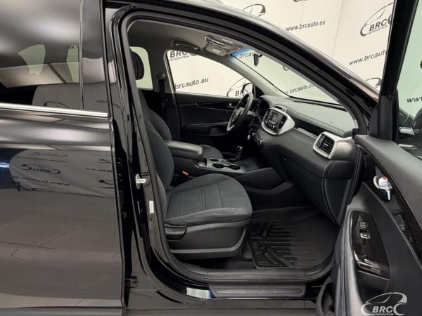 Kia Sorento 2017 in Vilnius, with an engine capacity of 3.34 L and mileage of 223 thousand km for 8900 €, photo 4 on AUTOMOTO.COM.LV
