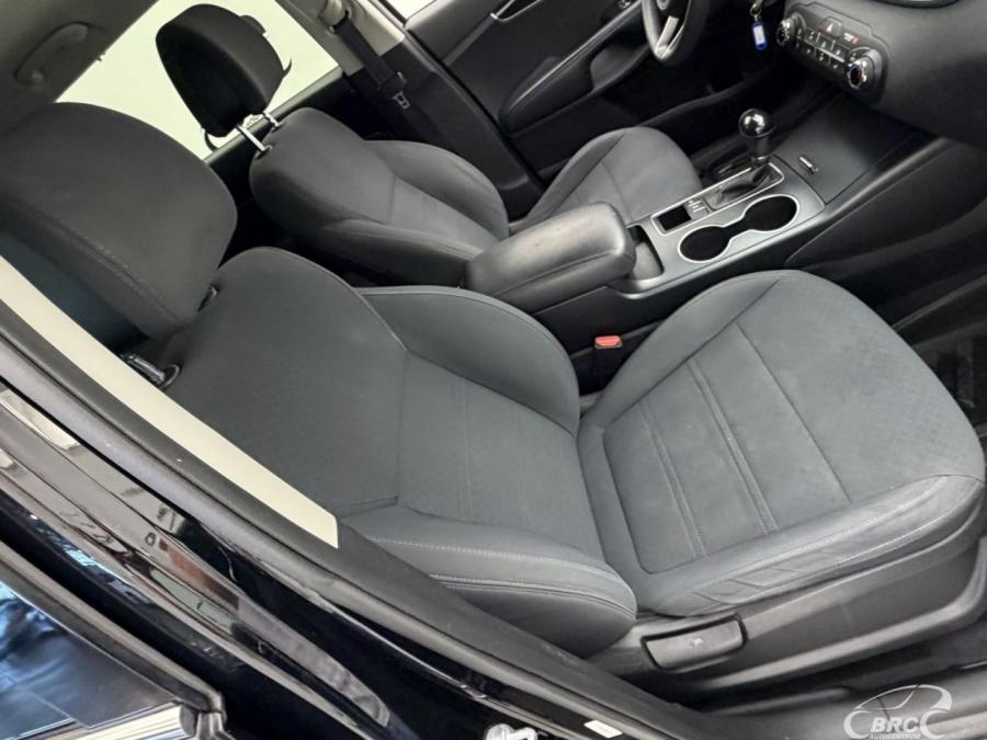 Kia Sorento 2017 in Vilnius, with an engine capacity of 3.34 L and mileage of 223 thousand km for 8900 €, photo 6 on AUTOMOTO.COM.LV