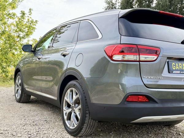 Kia Sorento 2017 in Siauliai, with an engine capacity of 2.20 L and mileage of 250 thousand km for 16450 €, photo 8 on AUTOMOTO.COM.LV