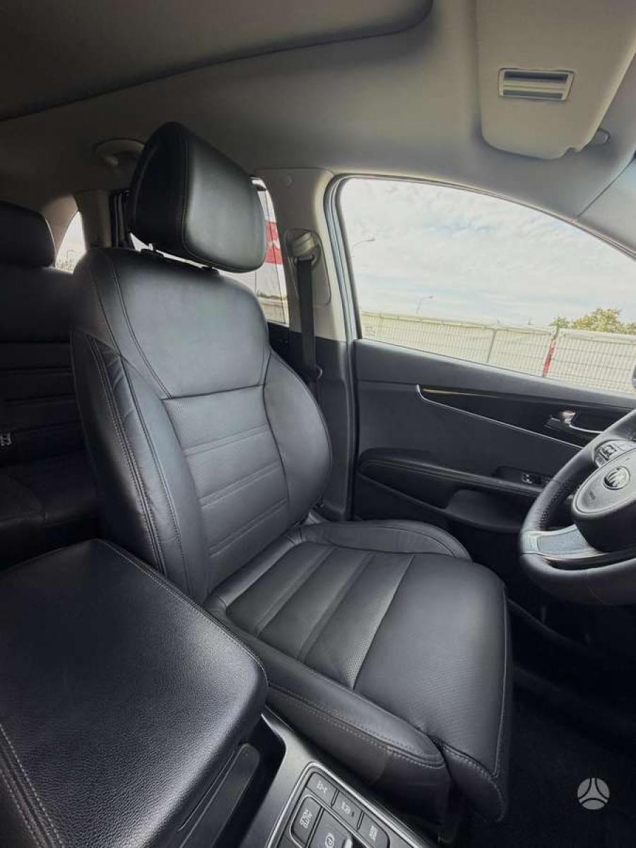 Kia Sorento 2017 in Siauliai, with an engine capacity of 2.20 L and mileage of 250 thousand km for 16450 €, photo 30 on AUTOMOTO.COM.LV