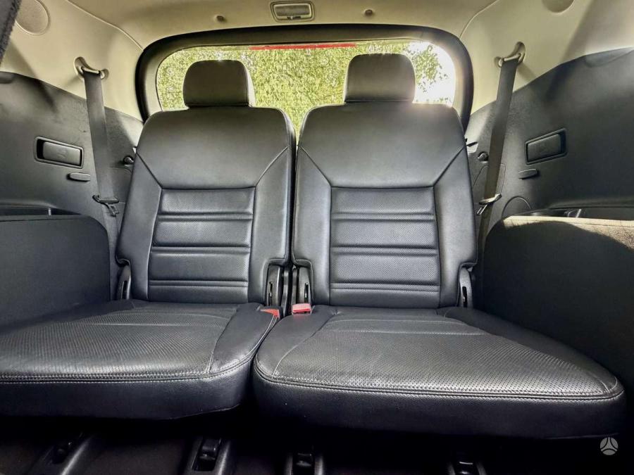 Kia Sorento 2017 in Siauliai, with an engine capacity of 2.20 L and mileage of 250 thousand km for 16450 €, photo 35 on AUTOMOTO.COM.LV