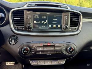 Kia Sorento 2017 in Siauliai, with an engine capacity of 2.20 L and mileage of 250 thousand km for 16450 €, photo 47 on AUTOMOTO.COM.LV