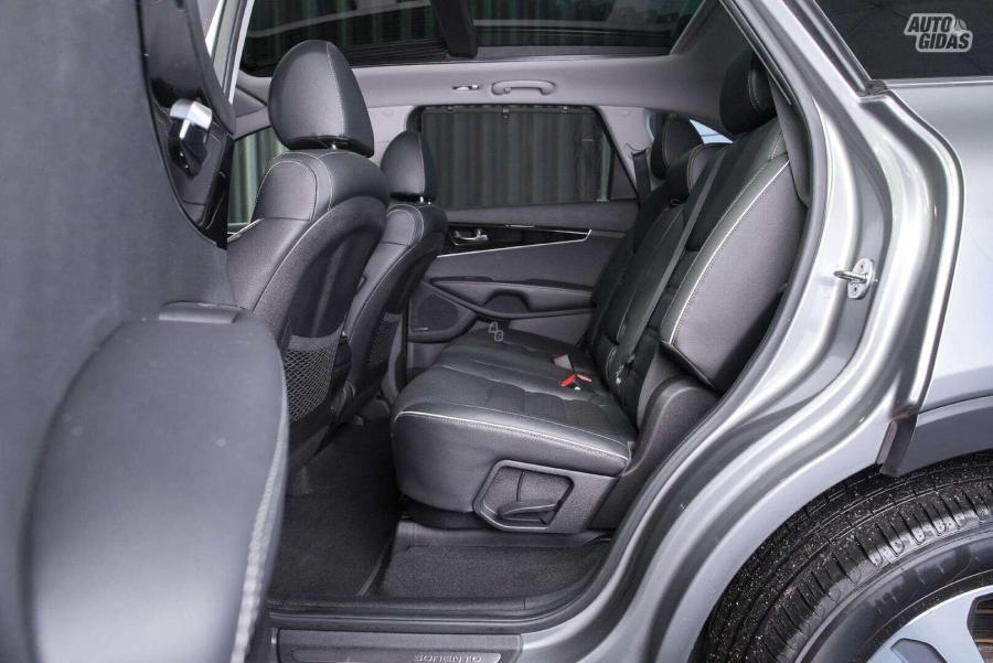 Kia Sorento 2018 Marijampole, ar dzinēja tilpumu 2.20 L un nobraukumu 129 tūkst. km par 21250 €, foto 34 vietnē AUTOMOTO.COM.LV