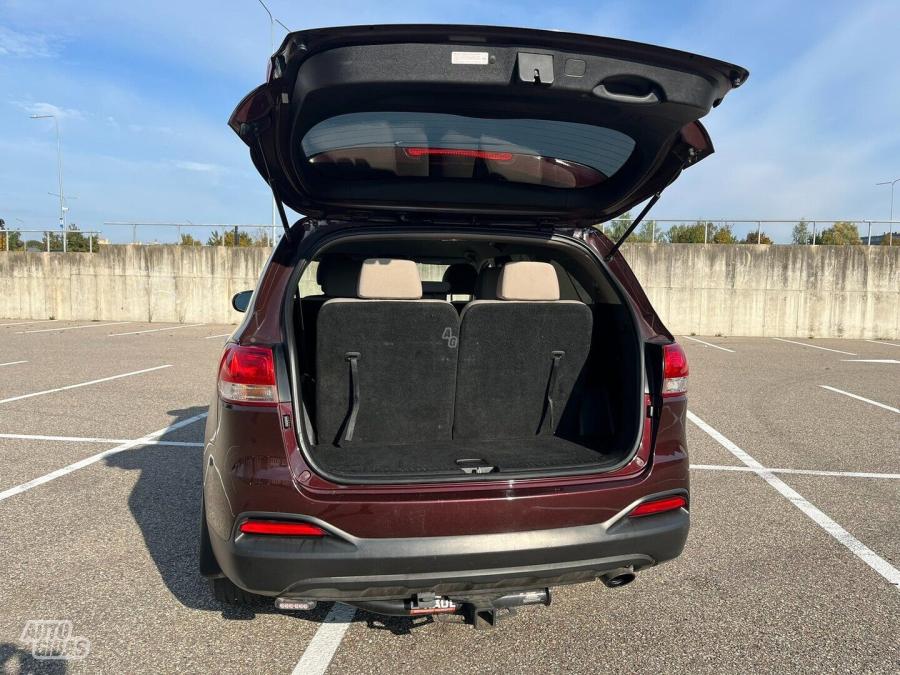 Kia Sorento 2018 in Vilnius, with an engine capacity of 2.40 L and mileage of 216 thousand km for 12900 €, photo 12 on AUTOMOTO.COM.LV