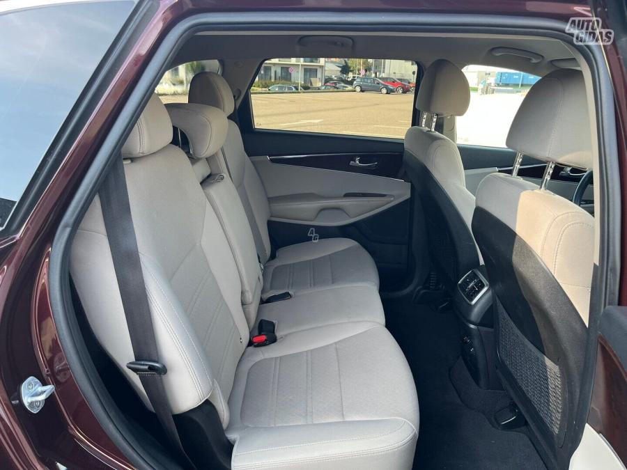 Kia Sorento 2018 in Vilnius, with an engine capacity of 2.40 L and mileage of 216 thousand km for 12900 €, photo 18 on AUTOMOTO.COM.LV