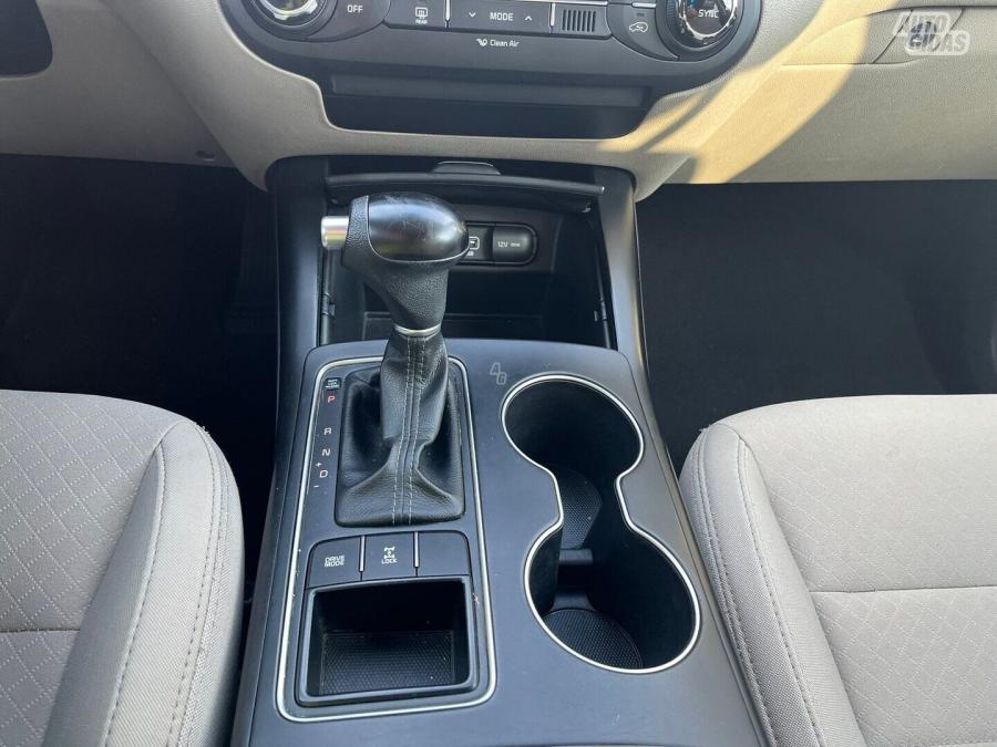 Kia Sorento 2018 in Vilnius, with an engine capacity of 2.40 L and mileage of 216 thousand km for 12900 €, photo 19 on AUTOMOTO.COM.LV