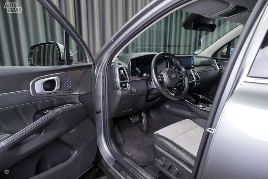 Kia Sorento 2021 in Marijampole, with an engine capacity of 2.20 L and mileage of 92 thousand km for 30950 €, photo 24 on AUTOMOTO.COM.LV