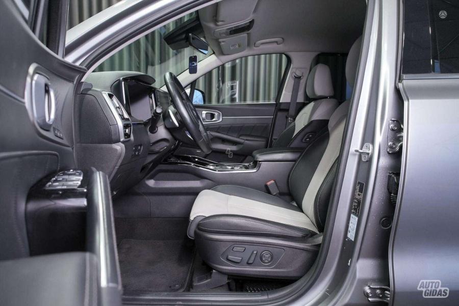 Kia Sorento 2021 in Marijampole, with an engine capacity of 2.20 L and mileage of 92 thousand km for 30950 €, photo 25 on AUTOMOTO.COM.LV