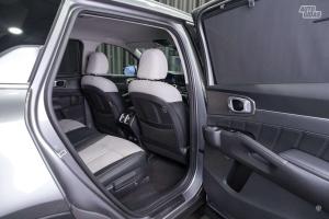 Kia Sorento 2021 in Marijampole, with an engine capacity of 2.20 L and mileage of 92 thousand km for 30950 €, photo 33 on AUTOMOTO.COM.LV