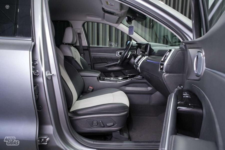 Kia Sorento 2021 in Marijampole, with an engine capacity of 2.20 L and mileage of 92 thousand km for 30950 €, photo 36 on AUTOMOTO.COM.LV