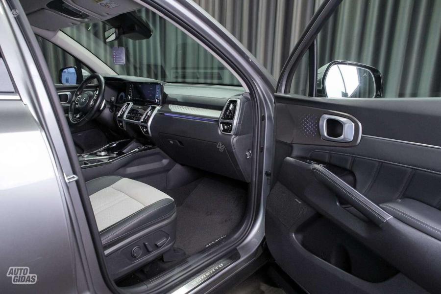 Kia Sorento 2021 in Marijampole, with an engine capacity of 2.20 L and mileage of 92 thousand km for 30950 €, photo 37 on AUTOMOTO.COM.LV