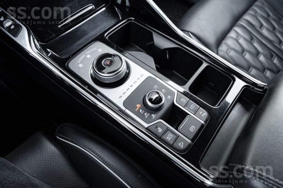Kia Sorento 2021 Rīga, ar dzinēja tilpumu 2.20 L un nobraukumu 144 tūkst. km par 26900 €, foto 21 vietnē AUTOMOTO.COM.LV