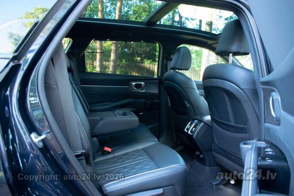 Kia Sorento 2022 in Tallinn, with an engine capacity of 2.20 L and mileage of 79 thousand km for 41900 €, photo 4 on AUTOMOTO.COM.LV