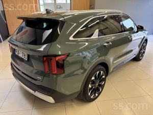 Kia Sorento 2026 Rīga, ar dzinēja tilpumu 2.20 L un nobraukumu 18 tūkst. km par 54900 €, foto 5 vietnē AUTOMOTO.COM.LV