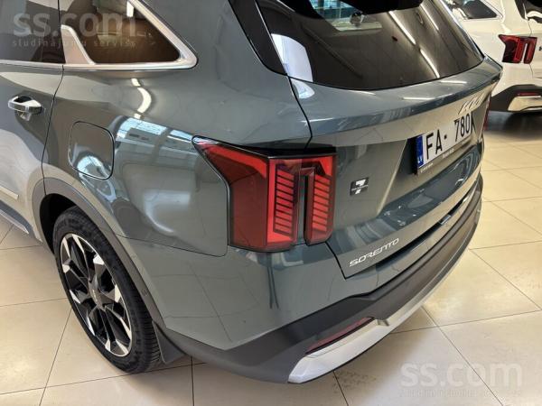Kia Sorento 2026 Rīga, ar dzinēja tilpumu 2.20 L un nobraukumu 18 tūkst. km par 54900 €, foto 8 vietnē AUTOMOTO.COM.LV