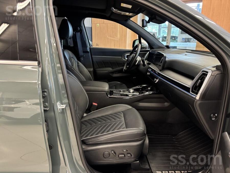 Kia Sorento 2026 Rīga, ar dzinēja tilpumu 2.20 L un nobraukumu 18 tūkst. km par 54900 €, foto 14 vietnē AUTOMOTO.COM.LV