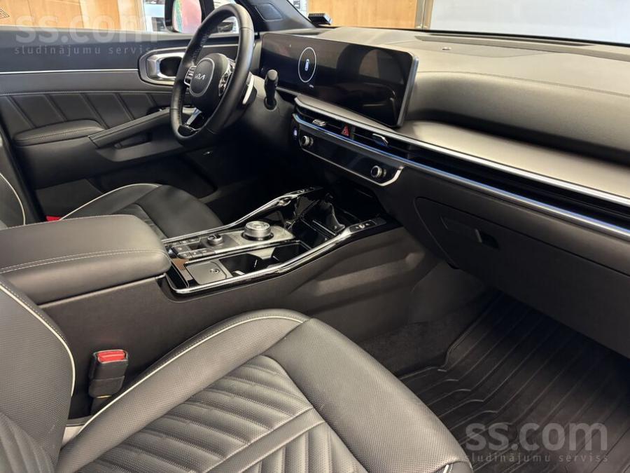 Kia Sorento 2026 Rīga, ar dzinēja tilpumu 2.20 L un nobraukumu 18 tūkst. km par 54900 €, foto 15 vietnē AUTOMOTO.COM.LV
