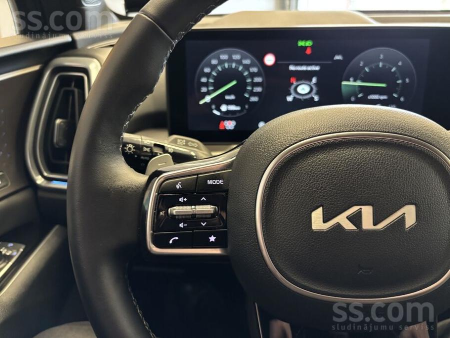 Kia Sorento 2026 Rīga, ar dzinēja tilpumu 2.20 L un nobraukumu 18 tūkst. km par 54900 €, foto 16 vietnē AUTOMOTO.COM.LV