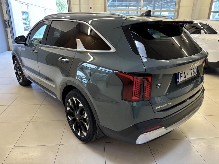 Kia Sorento 2026 in Riga, with an engine capacity of 2.20 L and mileage of 18 thousand km for 54900 €, photo 3 on AUTOMOTO.COM.LV