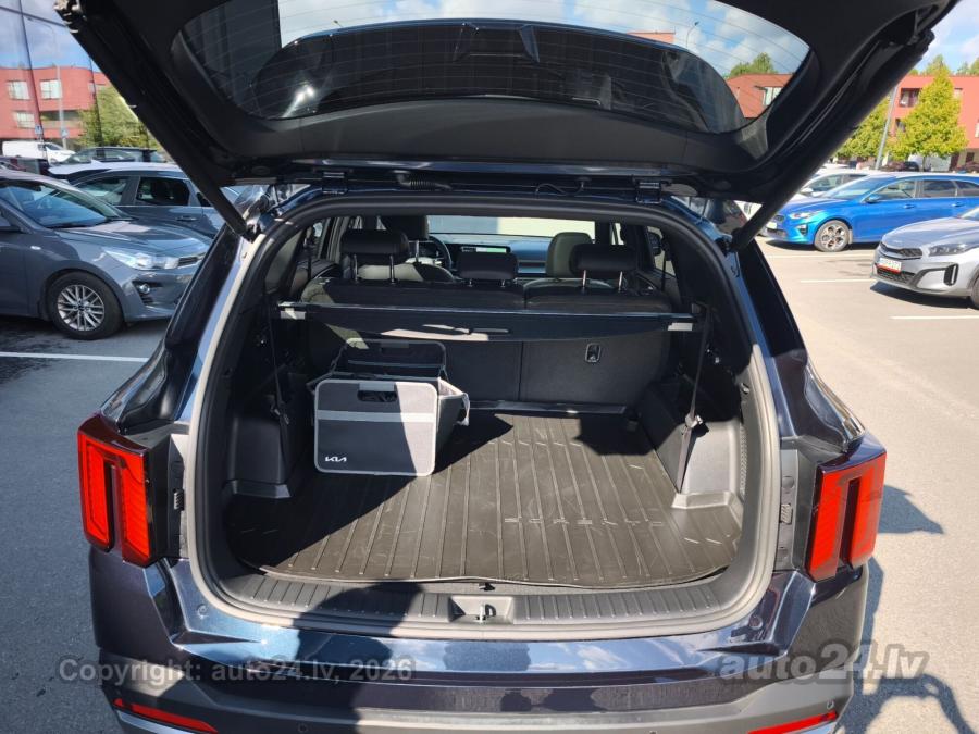 Kia Sorento 2026 Tallina, ar dzinēja tilpumu 2.20 L un nobraukumu 8 tūkst. km par 61800 €, foto 6 vietnē AUTOMOTO.COM.LV