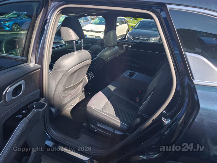 Kia Sorento 2026 Tallina, ar dzinēja tilpumu 2.20 L un nobraukumu 8 tūkst. km par 61800 €, foto 9 vietnē AUTOMOTO.COM.LV