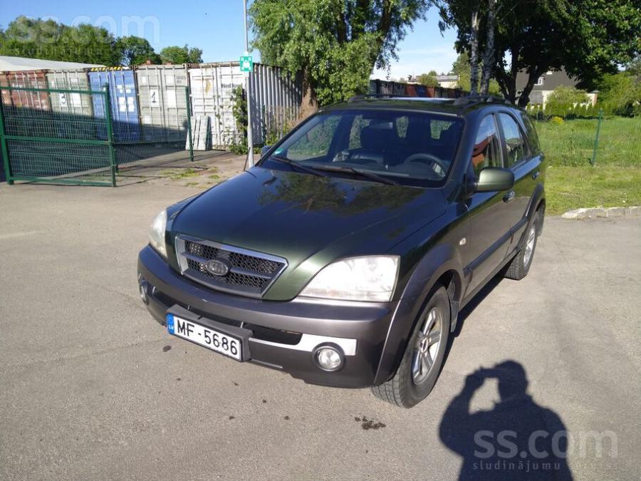 Green Kia Sorento 2006 in Riga, with an engine capacity of 2.50 L and mileage of 271 thousand km for 2250 €, photo 4 on AUTOMOTO.COM.LV