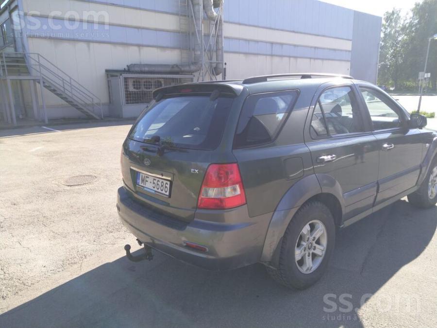 Green Kia Sorento 2006 in Riga, with an engine capacity of 2.50 L and mileage of 271 thousand km for 2250 €, photo 7 on AUTOMOTO.COM.LV